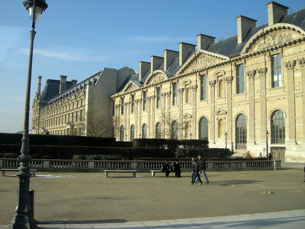 Paris Louvre 06 Louvre Outside
