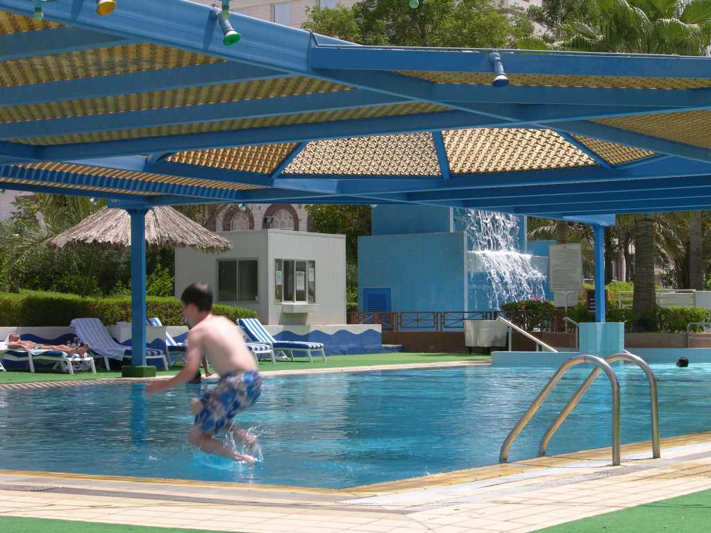 Muscat 01 05 Sheraton Pool