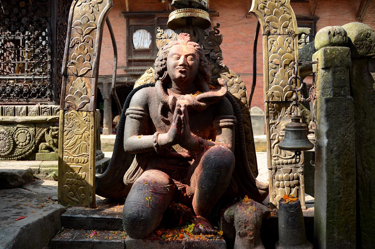 Kathmandu Changu Narayan 21 5C Life Size Garuda Statue Kneels In Front ...